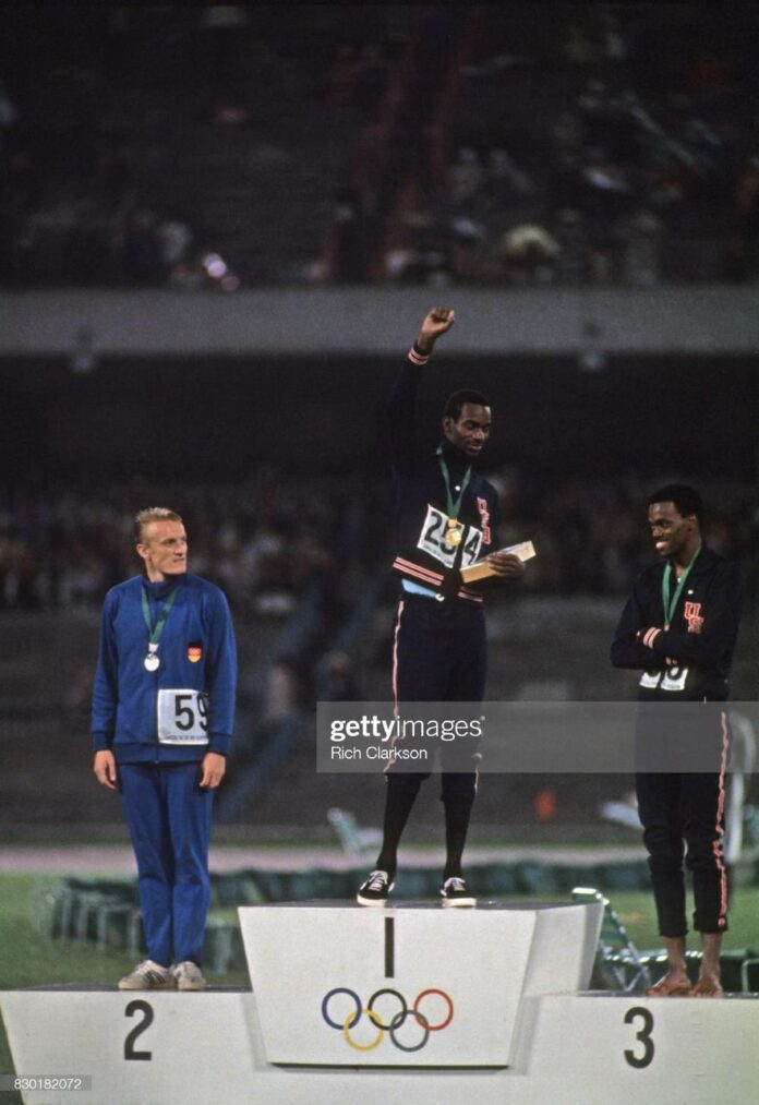 සියවසේ හොඳම පිම්ම පැන්න Bob Beamon