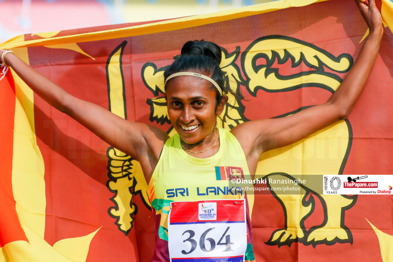 Photo Story - තැබූ විශ්වාසය රනින් සැරසූ රුවන්පුර දිරිය සෙබළිය